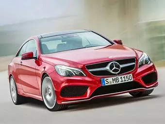 Mercedes-Benz updated the coupe and convertible e-class 100069_1