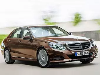 The first photos of the updated Mercedes-Benz E-Class appeared. 100392_1