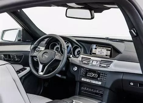 The first photos of the updated Mercedes-Benz E-Class appeared. 100392_3