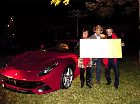 The first in the United States Ferrari F12Berlinetta sold for a million dollars 100797_2