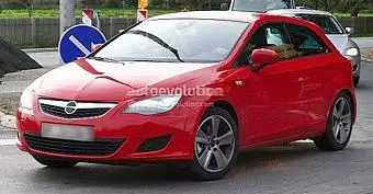 Seat disguised the three-door Leon under Opel Astra