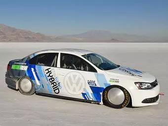 VW Jetta hybrid for the second time per year installed a speed record 101529_1