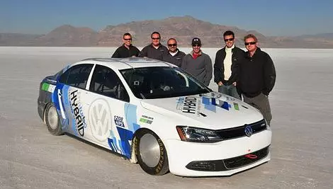 VW Jetta hybrid for the second time per year installed a speed record 101529_2