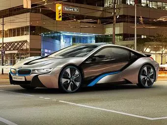 Journalists got images of a bmw serial hybrid supercar 101596_1