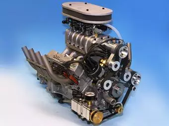 Americans created the world's smallest V8 motor with a compressor 101630_1