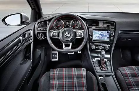 The first images of the new Volkswagen Golf GTI appeared 101736_5