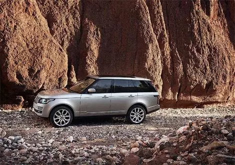 In Russia, began to accept orders for the new Range Rover 102032_4