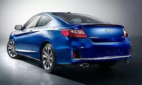 Honda declassified the appearance of the new sedan and the Accord coupe 102107_4