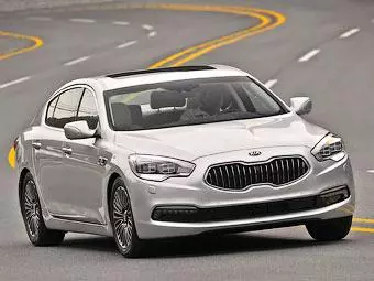 Kia chose a name for a competitor BMW 7-Series 102519_1