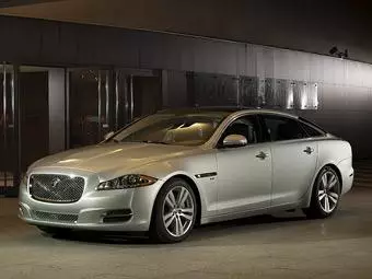 Jaguar deprived the updated sedan XJ atmospheric 