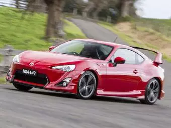 Coupe Toyota GT86 received a new aerodynamic body kit 103215_1