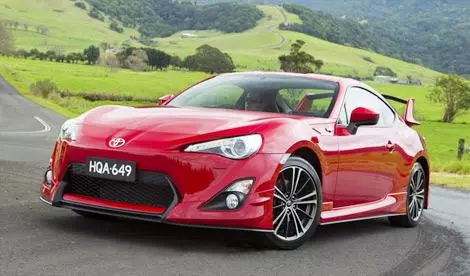 Coupe Toyota GT86 received a new aerodynamic body kit 103215_3