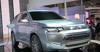 Mitsubishi showed a new look of the Outlander crossover