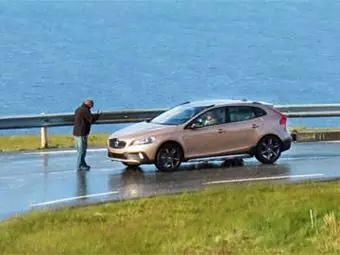 Volvo is preparing a pseudocrossover on the basis of V40 103417_1