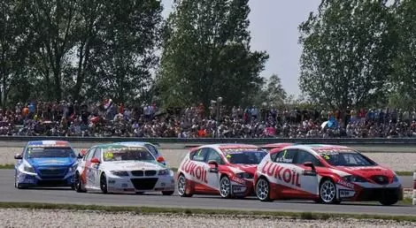 Alexey Dudukalo rose to the podium in the WTCC race in Slovakia 103911_2