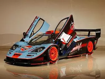 Bidding in the United States will be deposited by a rare racing McLaren F1 104174_1