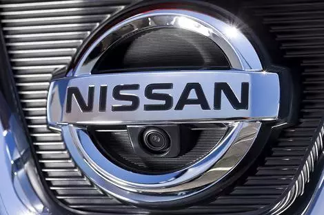 Nissan Qashqai received a circular video clock system 104780_3