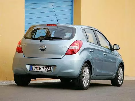 Hyundai I20 survived restyling and got a new engine 104916_3