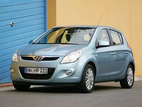 Hyundai I20 survived restyling and got a new engine 104916_5