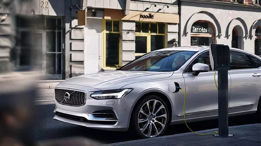 Volvo wepụtara flagship sedan ọhụrụ 10504_2