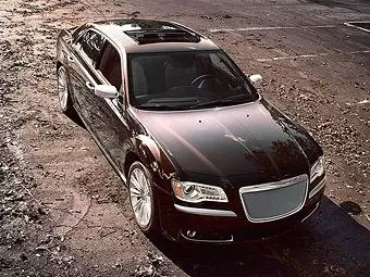 Chrysler 300C received an 8-step 