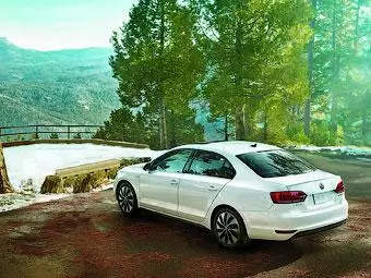 Sedan Volkswagen Jetta became a hybrid 106155_1