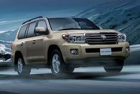 Toyota updated the Land Cruiser 200 SUV 106577_5