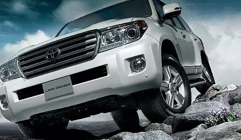 Toyota updated the Land Cruiser 200 SUV 106577_6