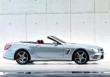 Official photos of the new Mercedes-Benz SL appeared 106726_4