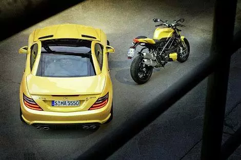 AMG noted the anniversary of collaboration with Ducati yellow roadster 107071_3