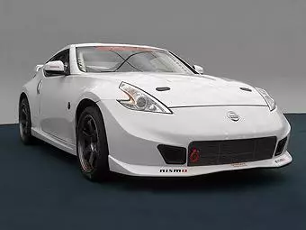 Nissan adapted 370Z coupe for racing 108167_1