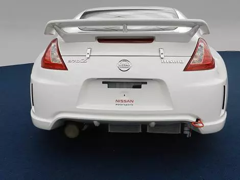 Nissan adapted 370Z coupe for racing 108167_2