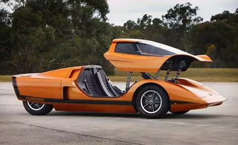 Holden restored concept car with a prototype of the navigation system 108358_2