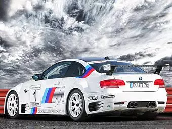 Tuners made BMW M3 similar to the racing car for 