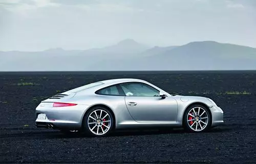 Photos of the new Porsche 911 hit the network before the term 110267_1