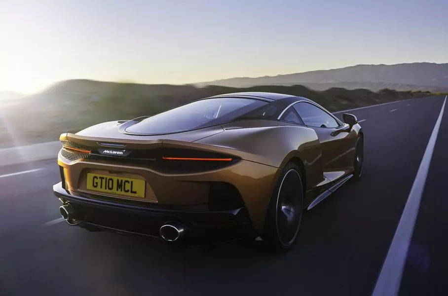 McLaren hefur hagnýt supercar með skottinu, eins og Kia Ceed 11040_2