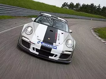 Porsche has upgraded the 511 GT3 RS racing option 110628_1