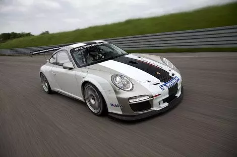 Porsche has upgraded the 511 GT3 RS racing option 110628_3