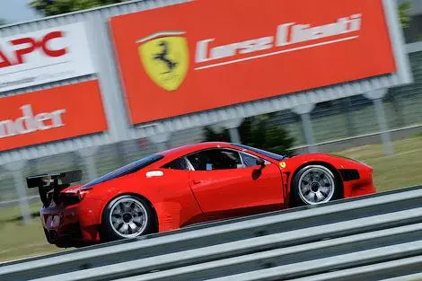 Ferrari prepared Supercar 458 Italia for American races 111021_2