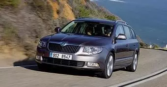 Sedan and Universal Skoda Superb received new engines in Russia