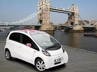 British offered to decorate the electric car Mitsubishi I-MIEV 111245_1