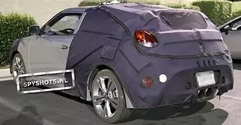 Photospiona filmed turbove asymmetric hatchback Hyundai