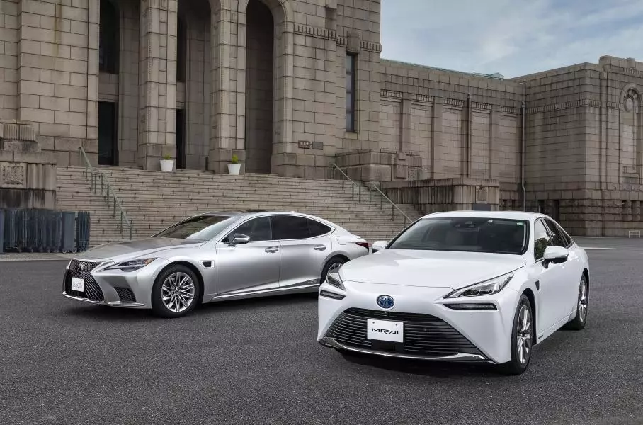 Toyota Mirai an de Lexus ls krut fortgeschratt 