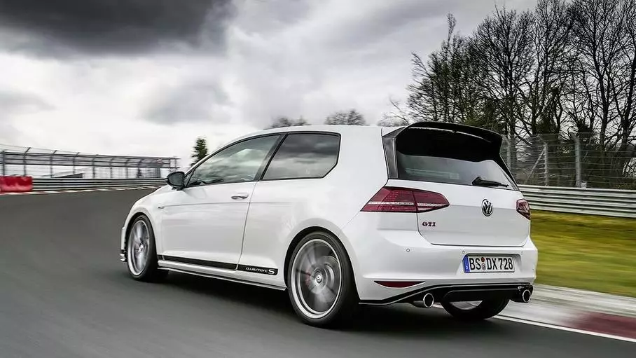 Track VW Golf memecahkan rekodnya sendiri tentang Nürburgring 11589_2