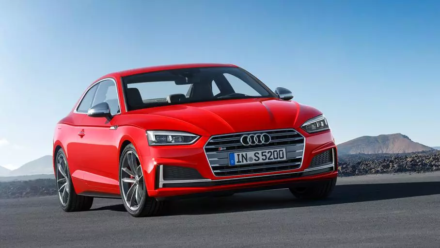 Audi A5 Coupe Biddel il-Ġenerazzjoni u l-Pjattaforma 12065_1