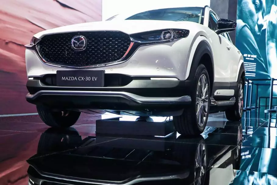 Mazda gbanwere CX-30 na ụgbọ ala eletrik