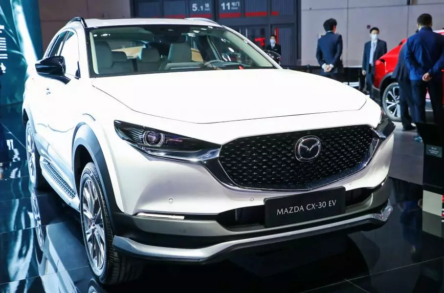 Mazda yahindutse CX-30 kumashanyarazi 1215_2