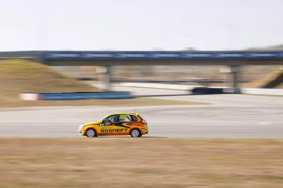 Periuk, air mata dan kebahagiaan perlumbaan motor sebenar bersama dengan LADA 122_13