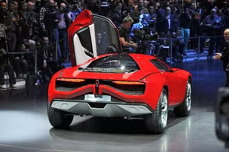 Lumikha si Atelier Giugiaro ng isang crossover na may suspensyon ng mga formula 12304_3