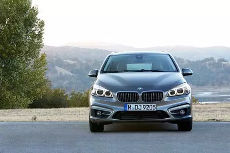 ئالدى-چاق قوزغىلىدىغان تۇنجى BMW مودېلىنى سۇندى 12553_3